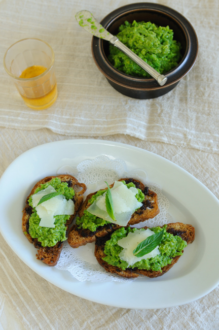 Olive Toasts With Pea Puree Manchego | Loaf Recipes